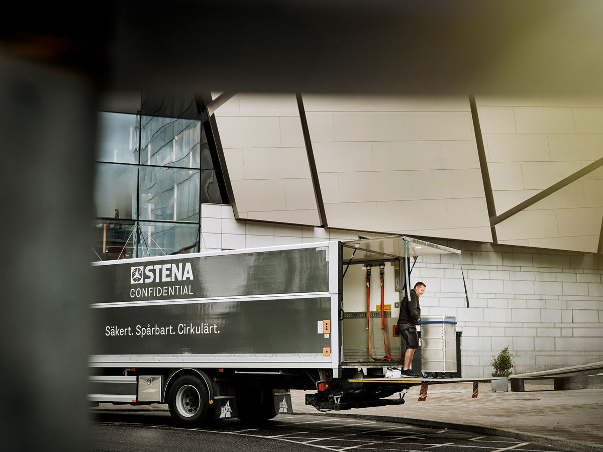 Safe collection and transport | Stena Confidential